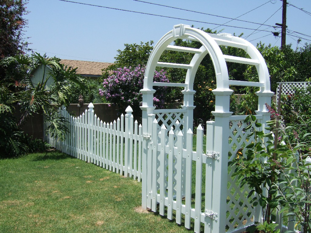 Vinyl Arched Picket Fences – GNG