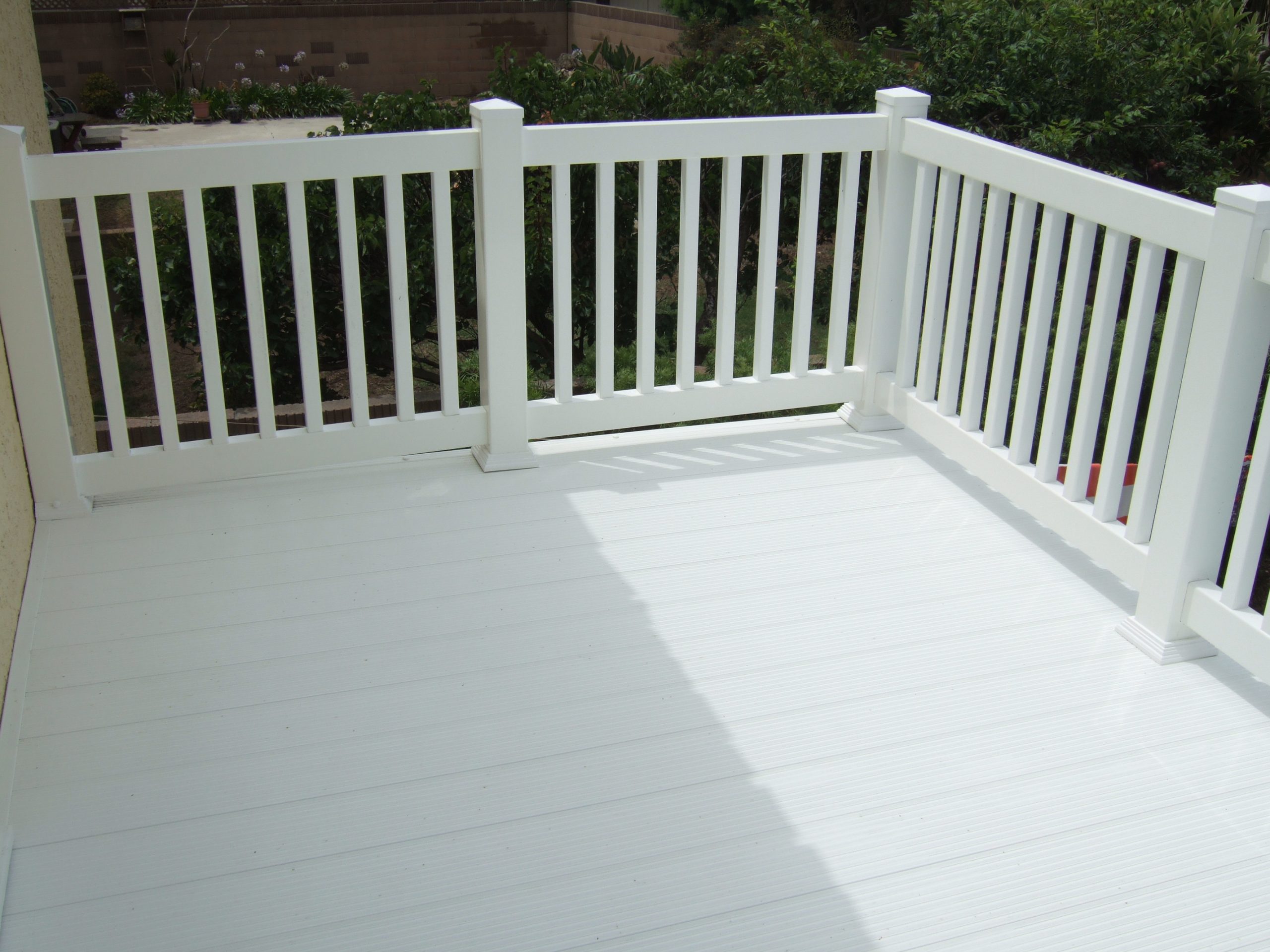 Classic White Vinyl Deck Railing - GNG