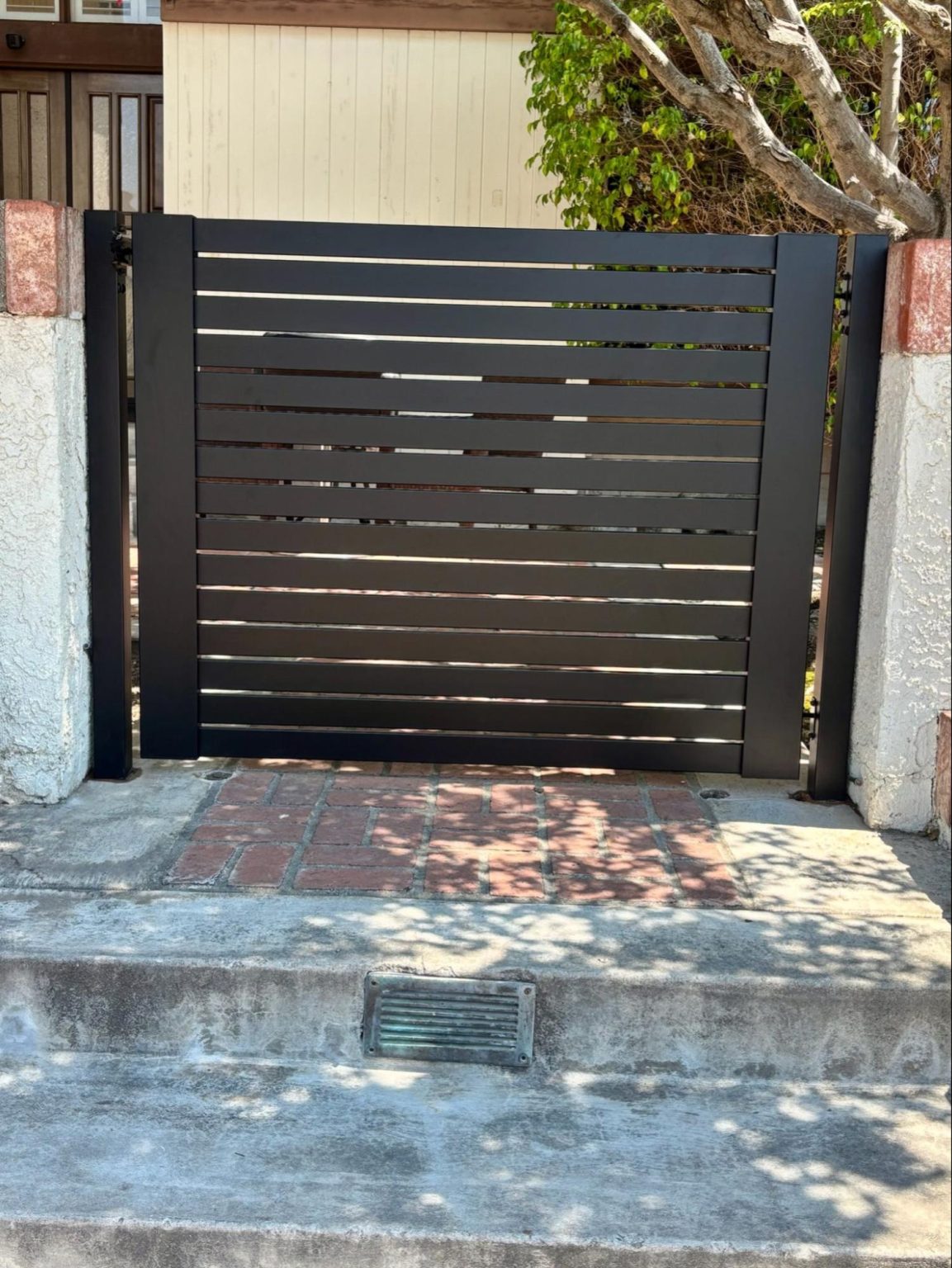 Modern Aluminum Gates for Your LA Home - GNG